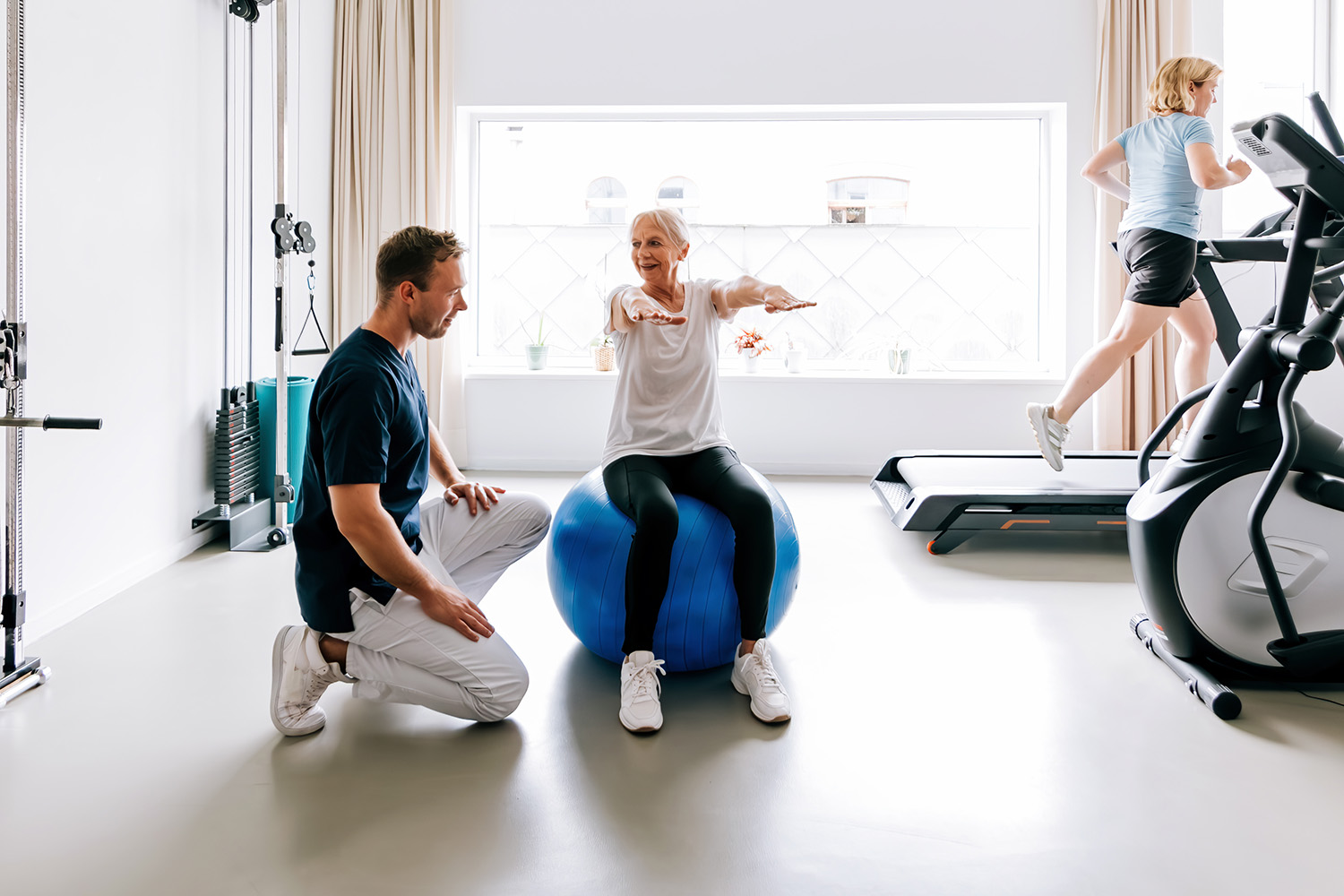 How Personalized Physical Therapy Programs Improve Balance